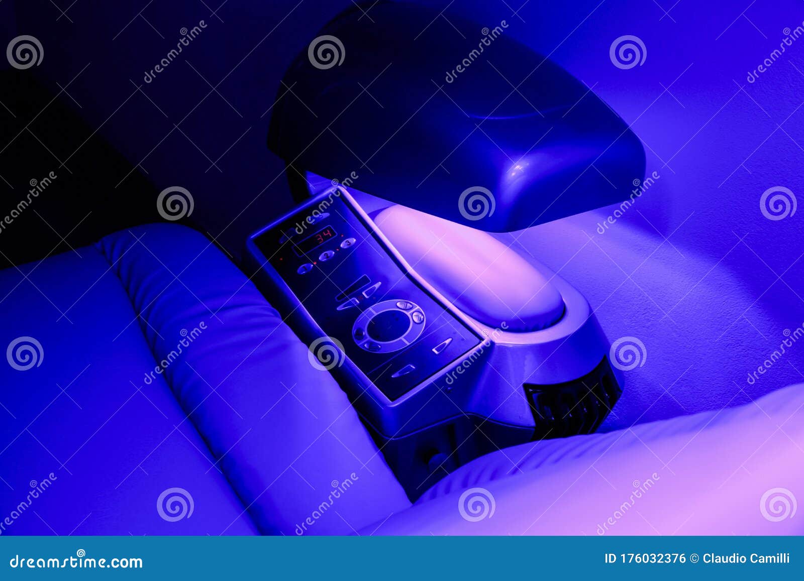 Tanning Machine with Sunlight Lamps Stock Photo - Image of salon, solar ...