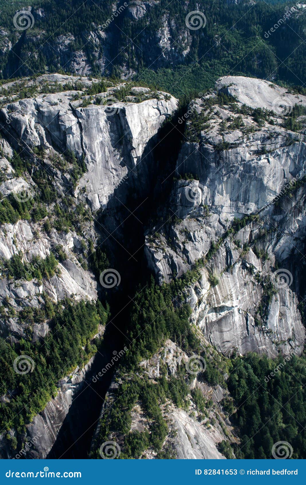 Tantalus Mountains stock image. Image of mountains, canada - 82841653