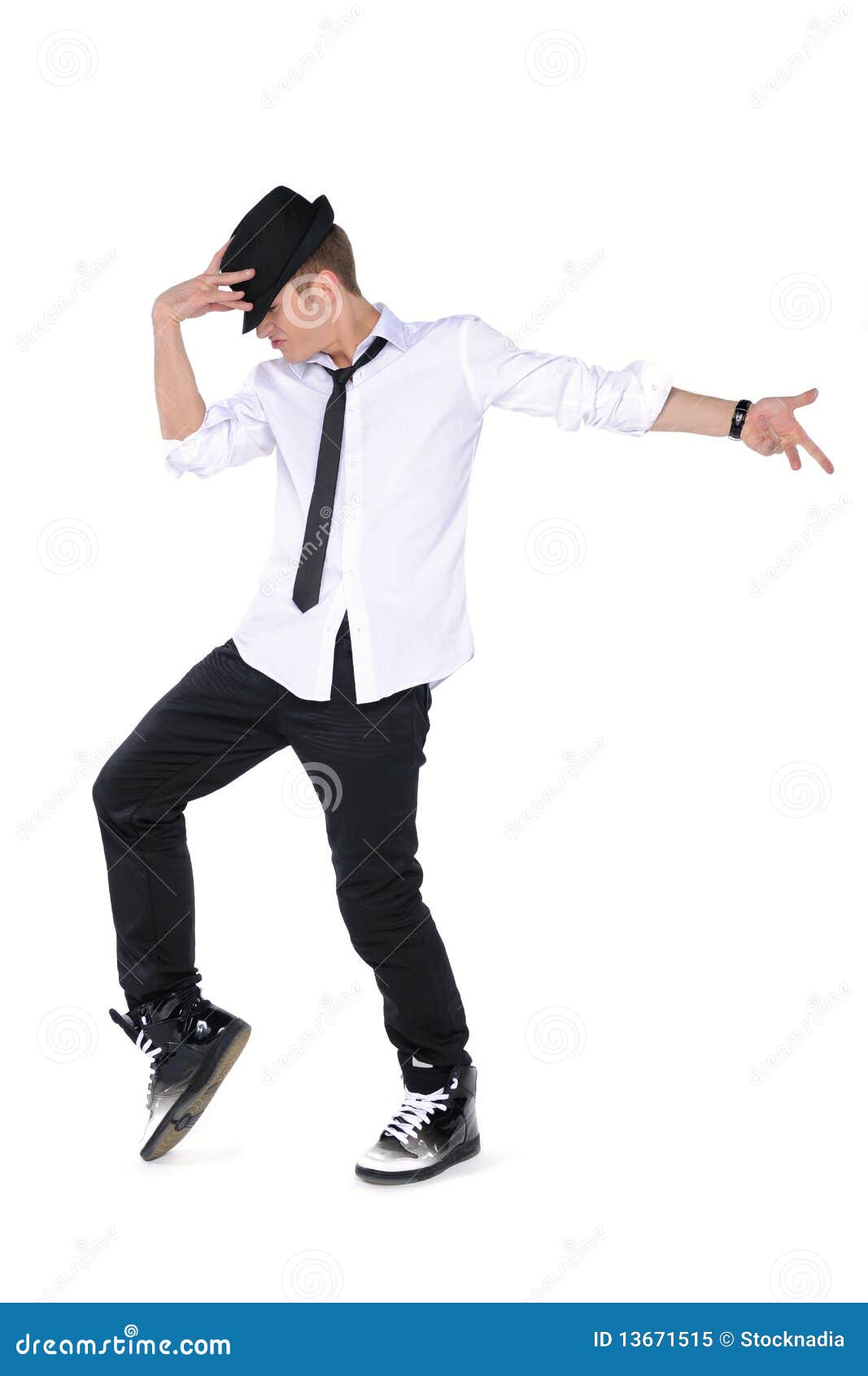 Tanzender junger Mann stockbild. Bild von person, tanz - 13671515