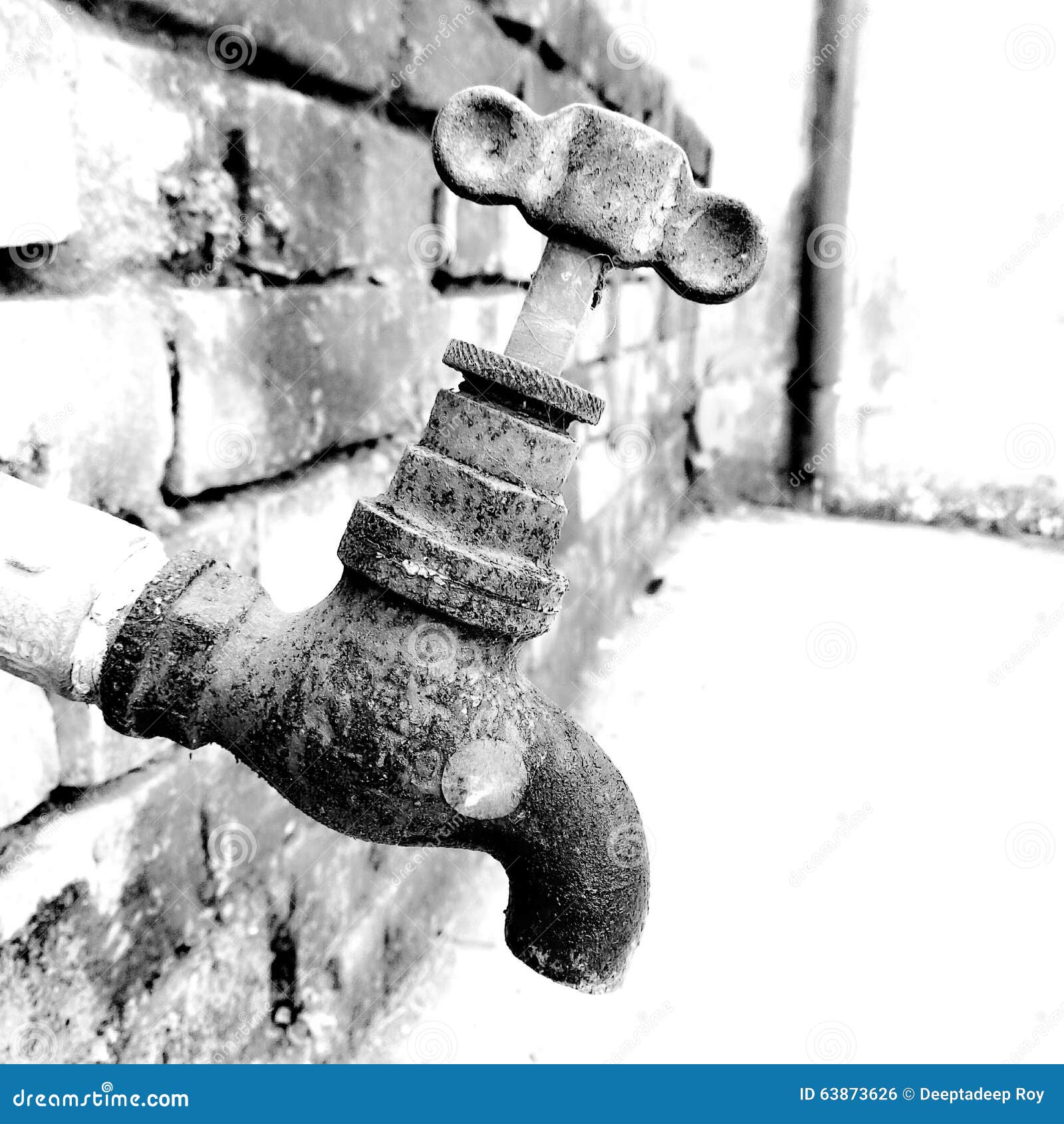 Tap rust stock photo. Image of rusty, roof, taprust, mono - 63873626