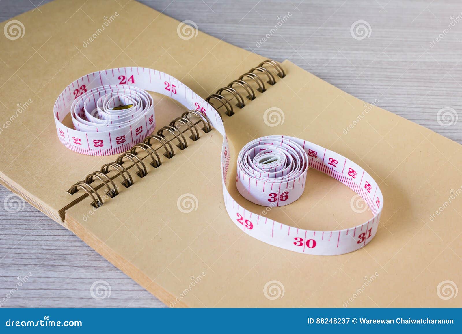 Tape Measure on Blank Note Paper or Memo Note for Concept of we Stock ...