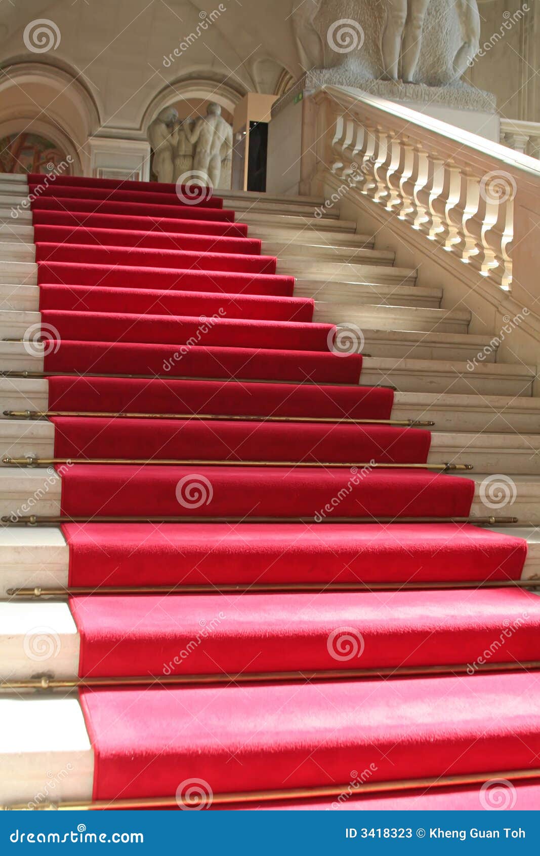 Tappeto rosso immagine stock. Immagine di decorazione - 3418323