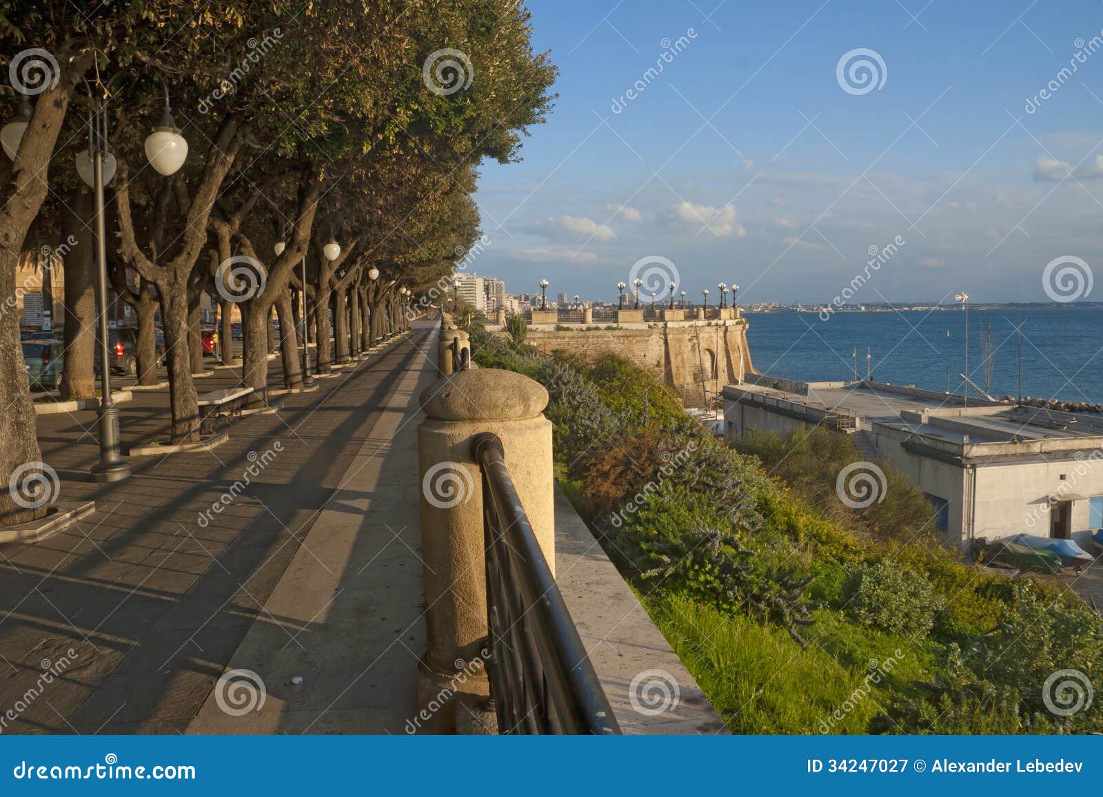 Taranto, Italia imagen de archivo. Imagen de agua, ciudad - 34247027
