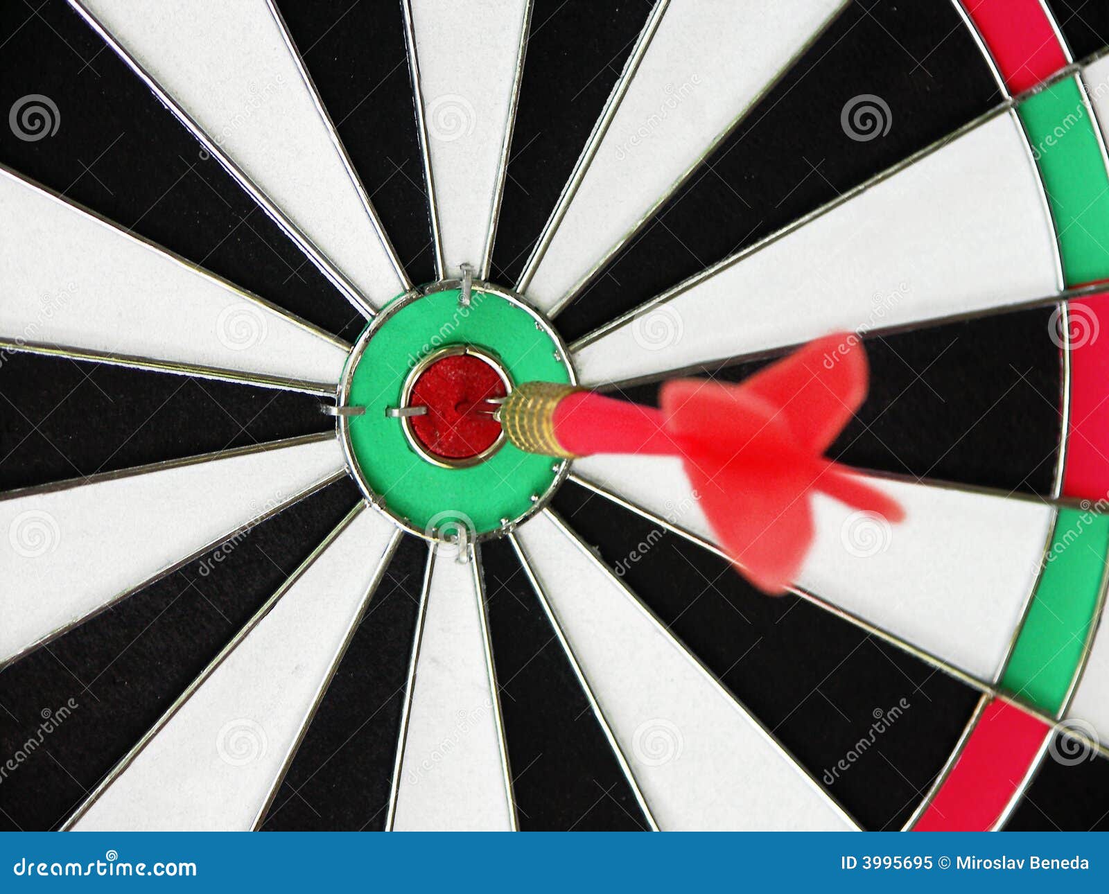 Target with darts stock image. Image of blur, attain, arrow - 3995695