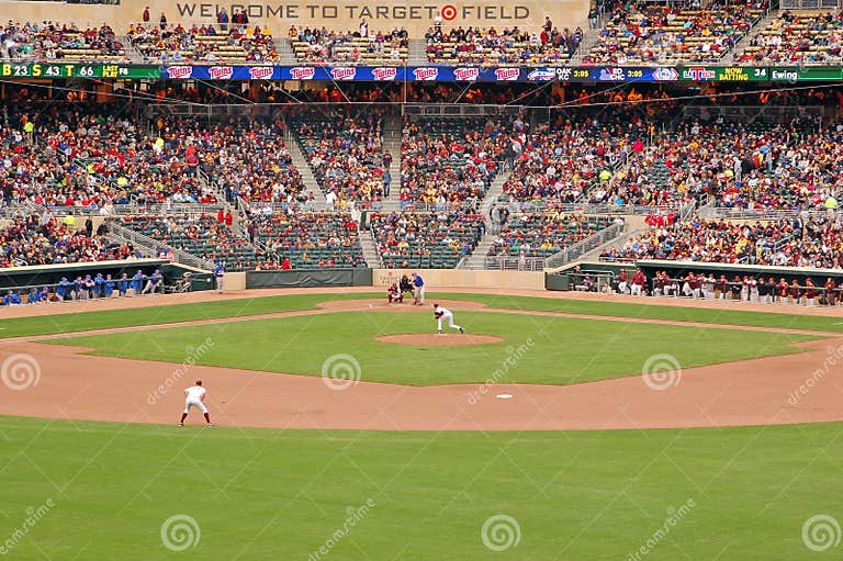 Target Field editorial photography. Image of team, minnesota - 13627967