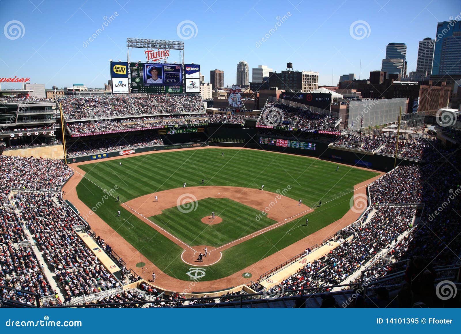 Target Field - Minnesota Twins Editorial Image - Image of twins ...