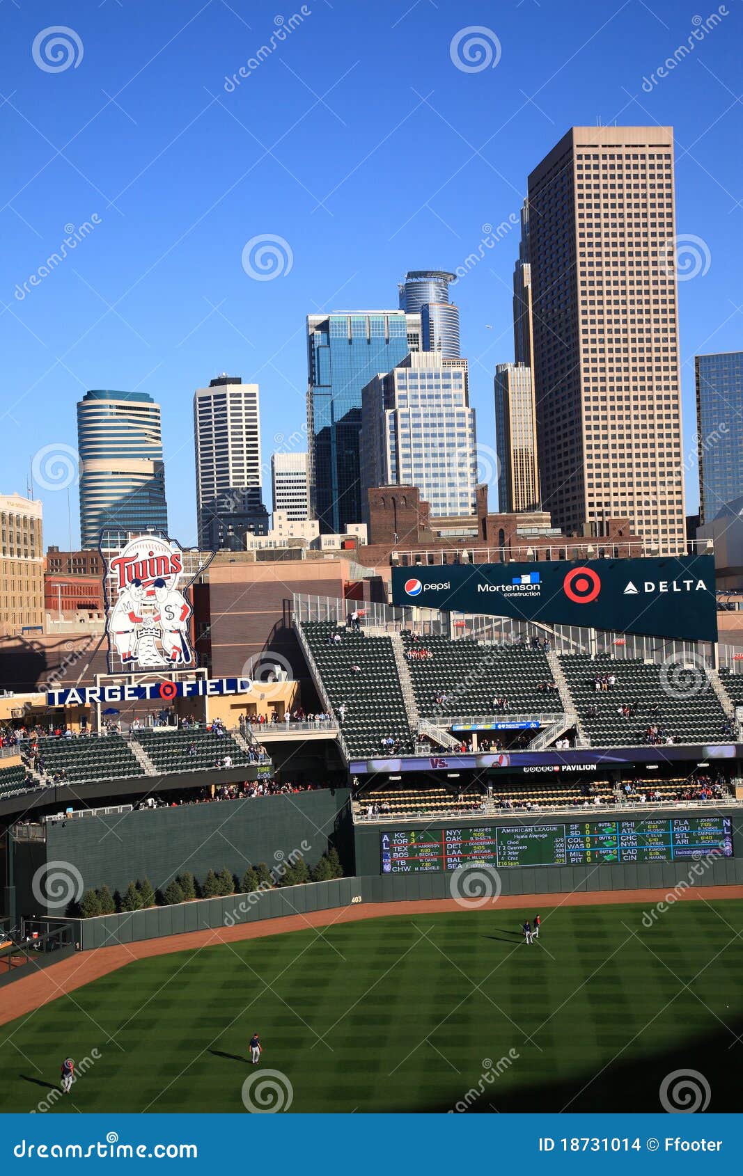 Target Field - Minnesota Twins Editorial Stock Image - Image of retro ...