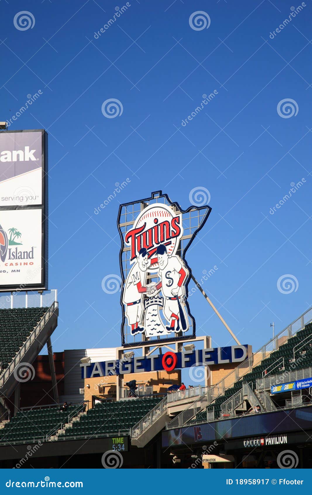 Target Field - Minnesota Twins Editorial Photography - Image of retro ...