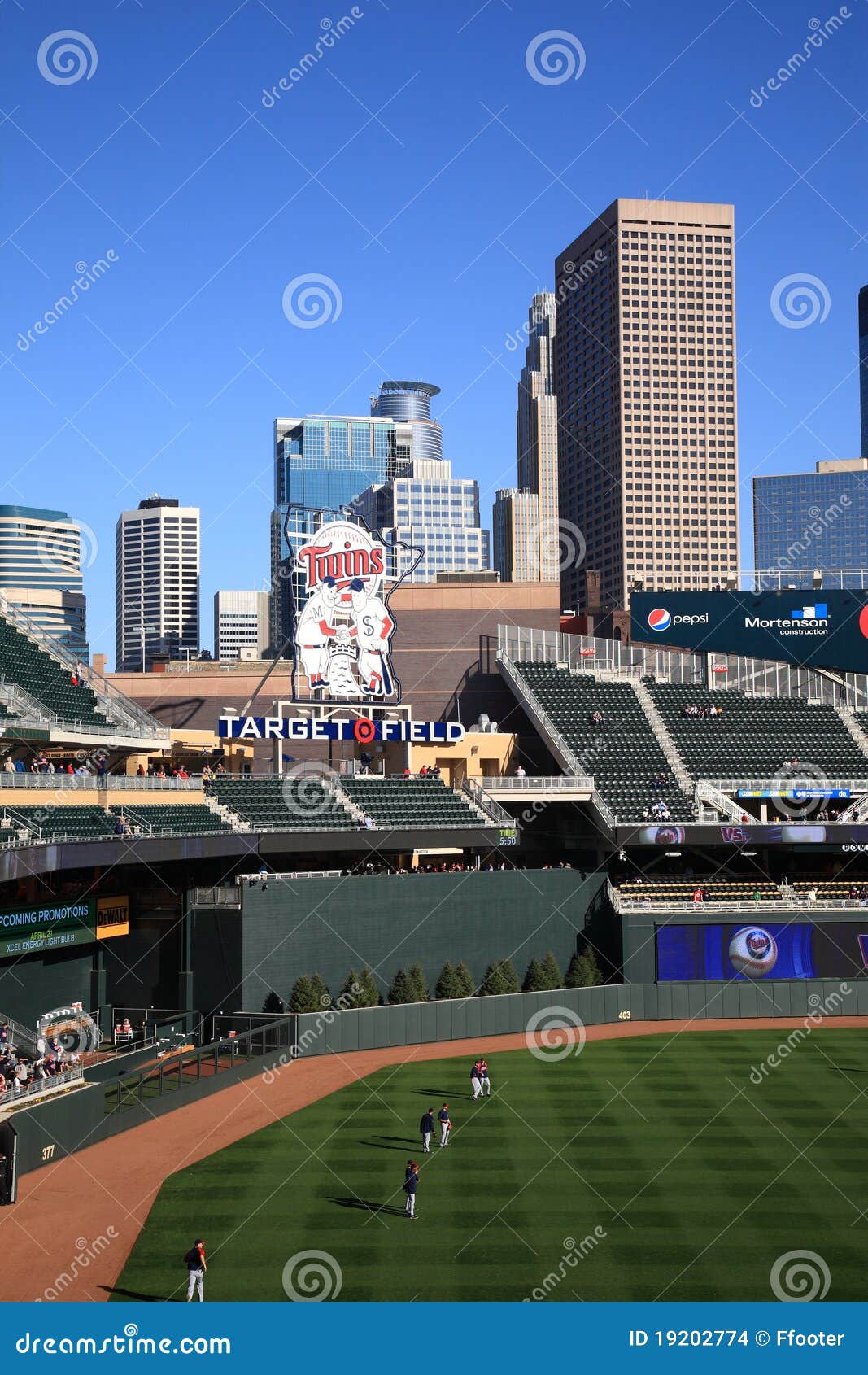 Target Field - Minnesota Twins Editorial Stock Image - Image of tower ...