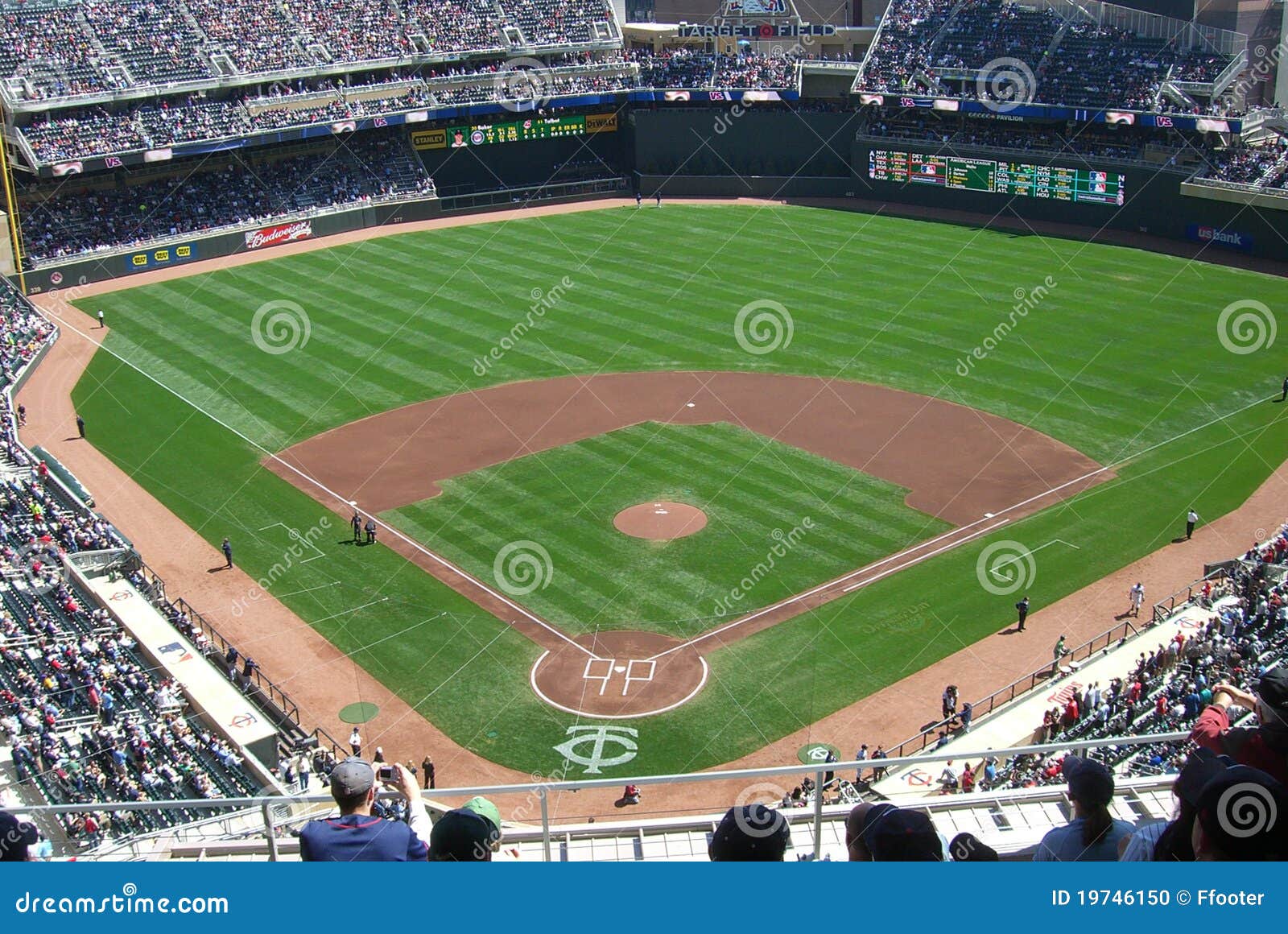 Target Field - Minnesota Twins Editorial Image - Image of minnesota ...