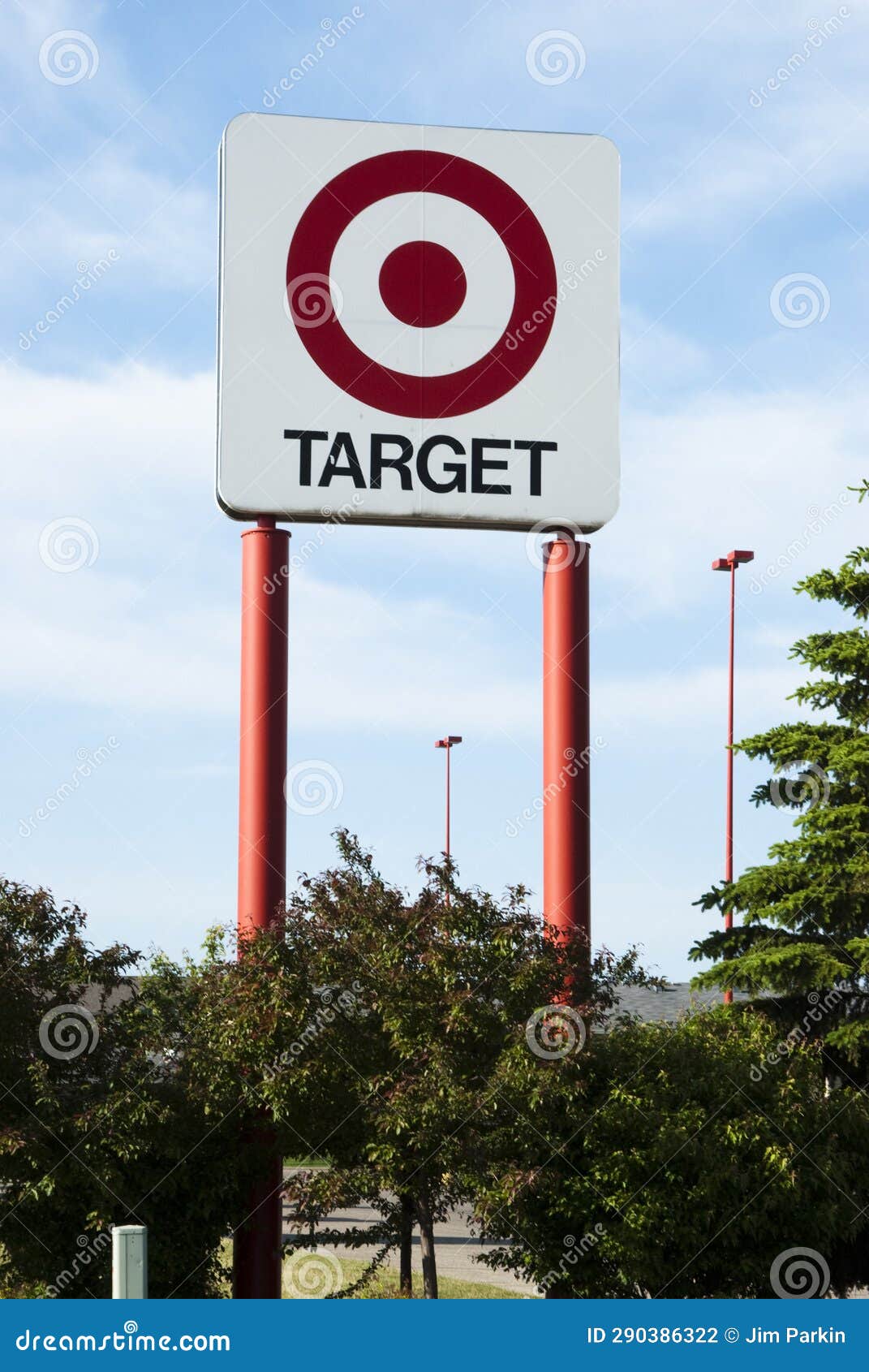 Target Store Sign editorial photography. Image of retail - 290386322