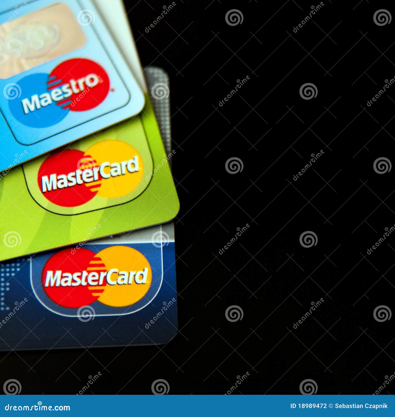 Tarjetas De Crédito De Mastercard Fotografía editorial - Imagen de ...