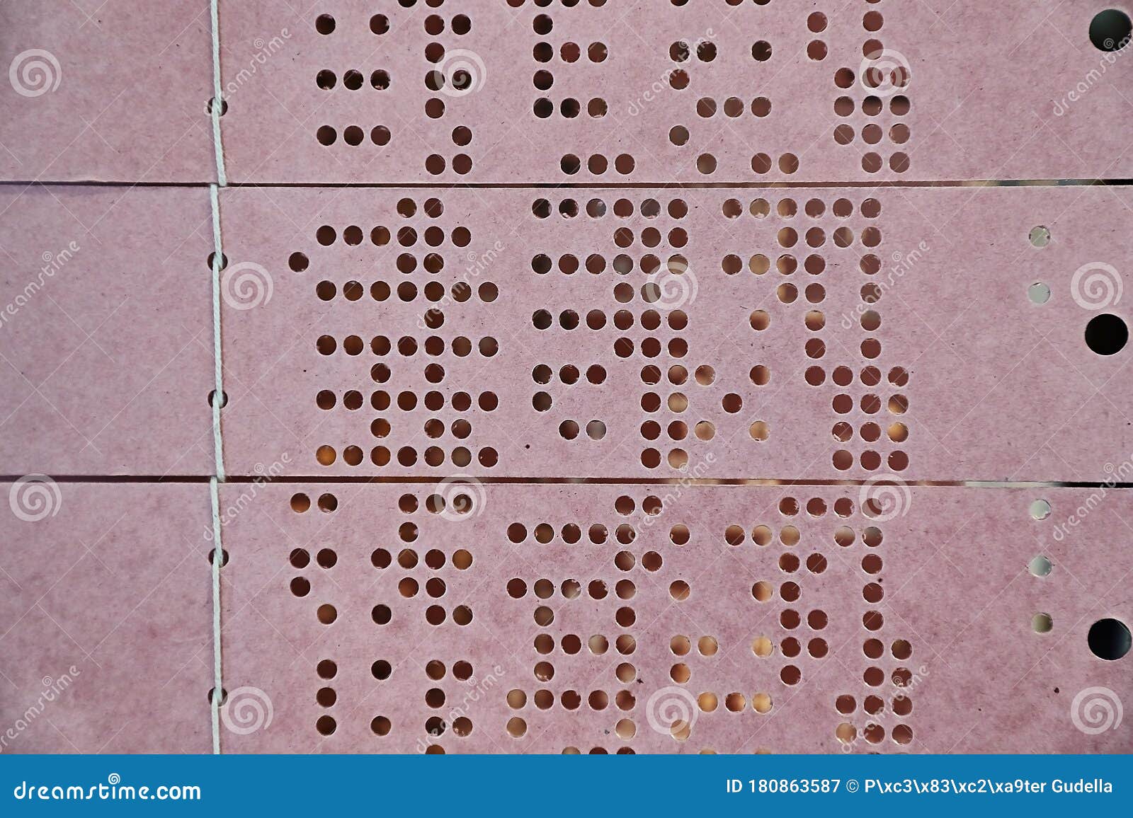 Tarjetas Perforadas Para Controlar El Telar Imagen de archivo - Imagen ...