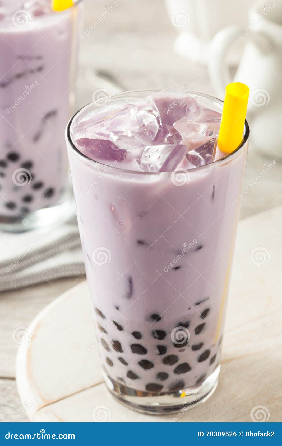 Taro Milk Bubble Tea Hecho En Casa Con Tapioca Foto de archivo - Imagen ...