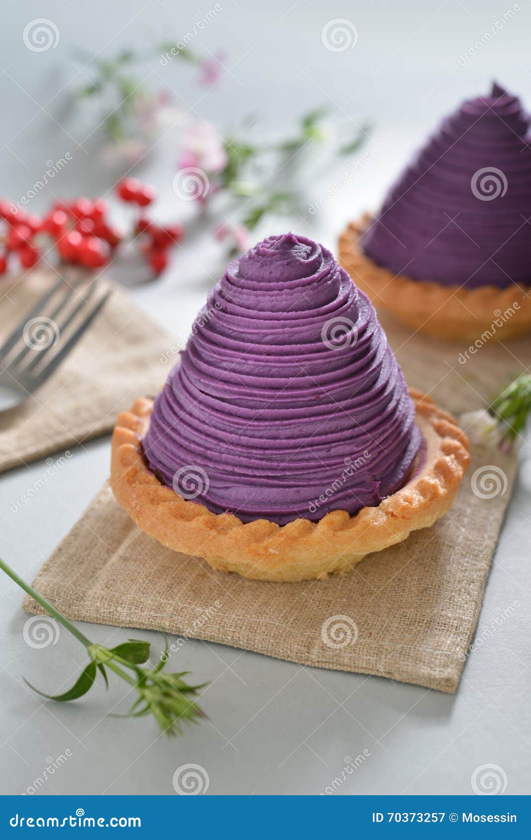 Taro Tart immagine stock. Immagine di pasto, uovo, favore - 70373257