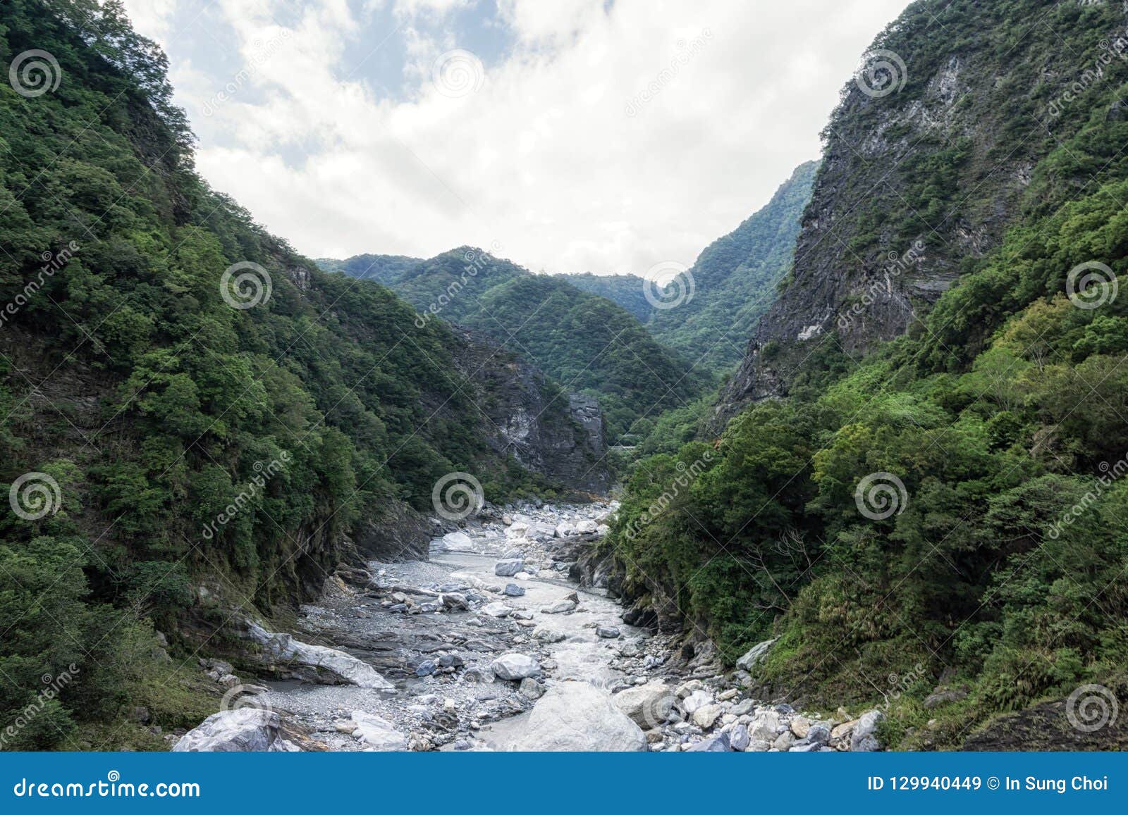 Taroko National Park Liwu River Stock Image - Image of stream, nature ...