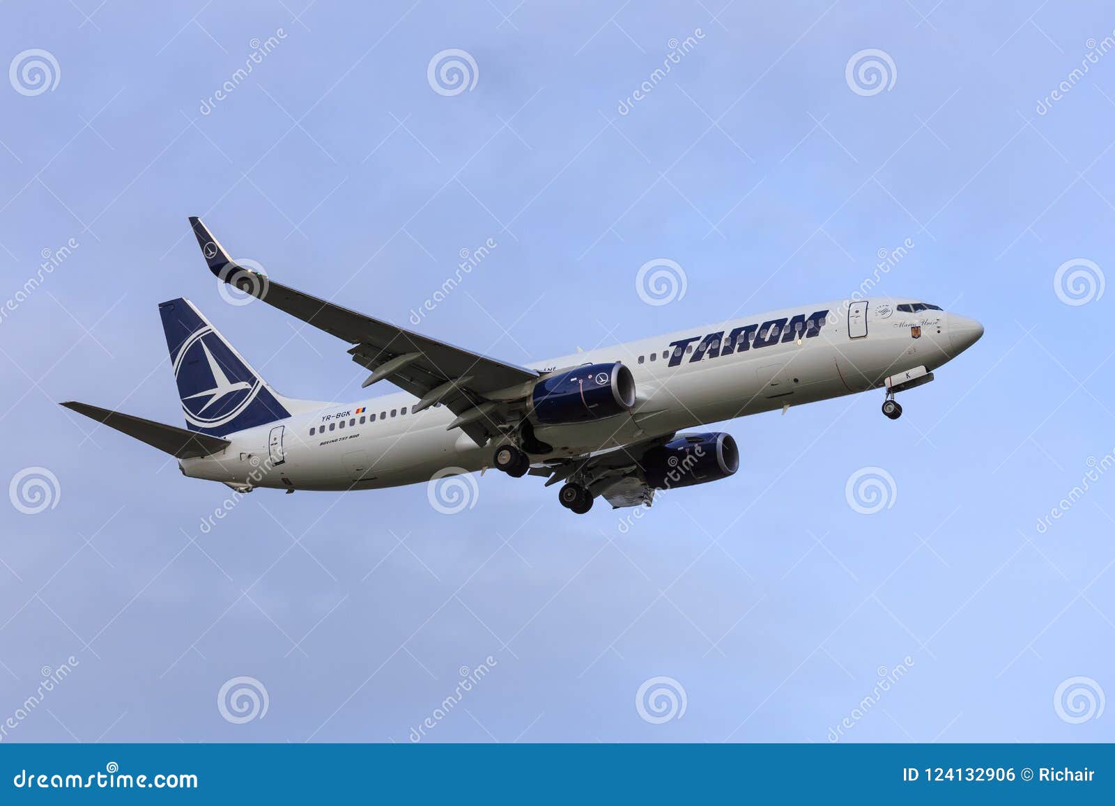 Tarom 737-800 editorial photo. Image of white, aircraft - 124132906