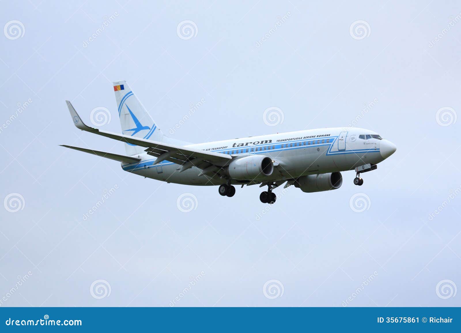 Tarom 737 in retro livery editorial photo. Image of boeing - 35675861