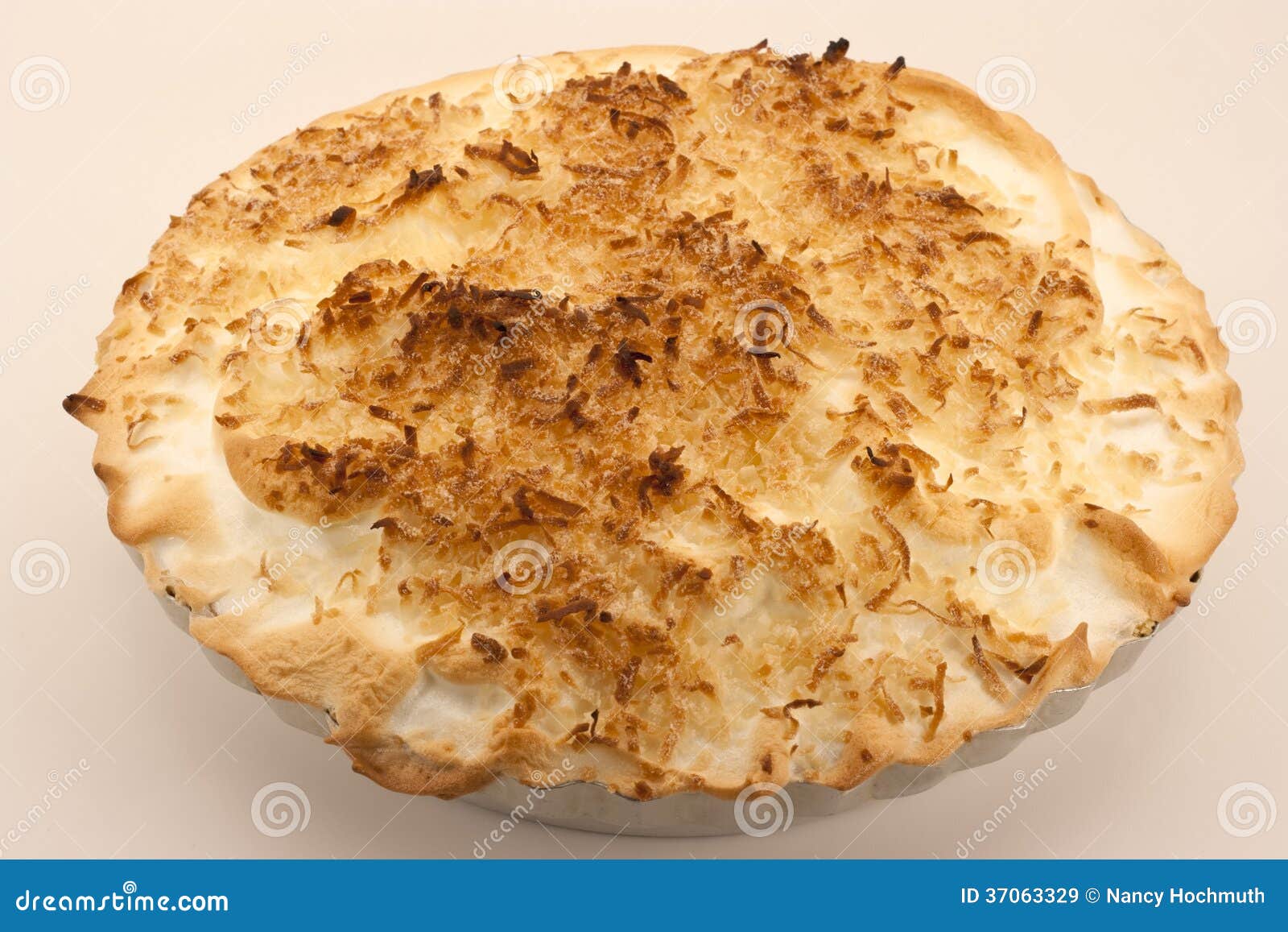 Tarta De Crema Tostada Del Coco Imagen de archivo - Imagen de tostado ...