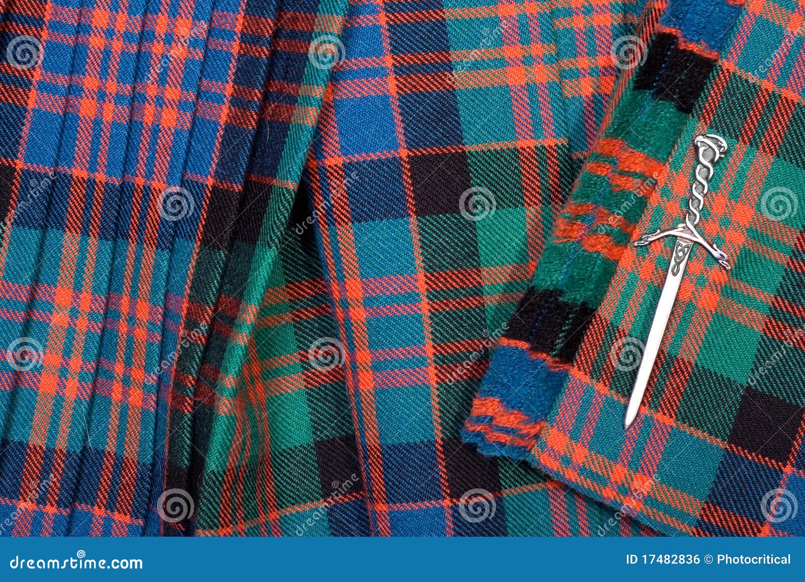 Tartan Kilt and Dagger Brooch Stock Photo - Image of pleat, woven: 17482836