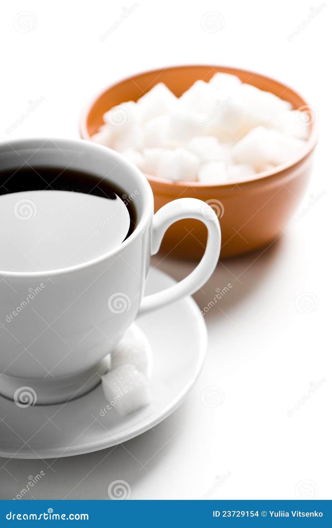 Tasse Kaffee Und Platte Mit Zucker Stockfoto - Bild von lichtstrahl ...