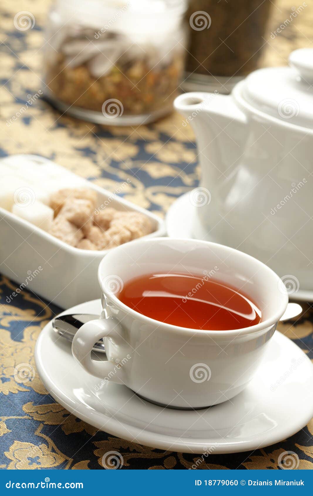 Tasse Tee stockfoto. Bild von erfrischung, keramik, teekanne - 18779060