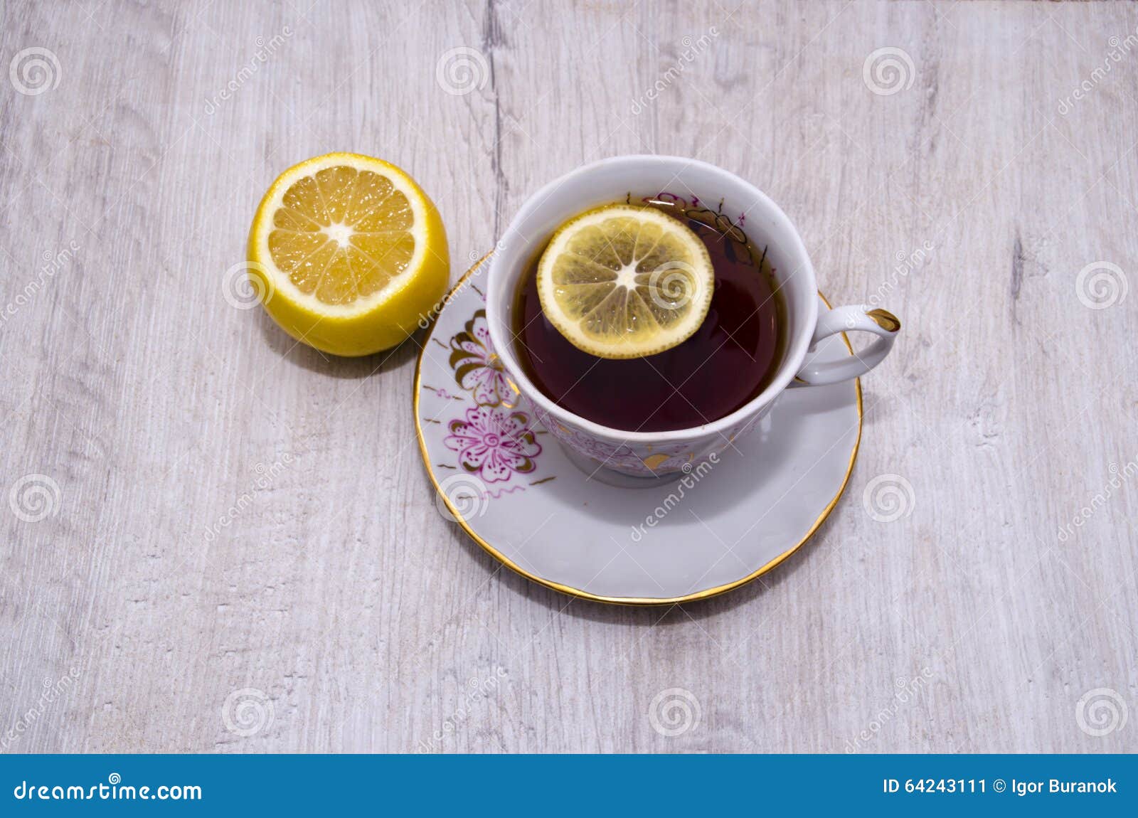 Tasse Tee Mit Zitrone Auf Einer Untertasse Stockbild - Bild von morgen ...