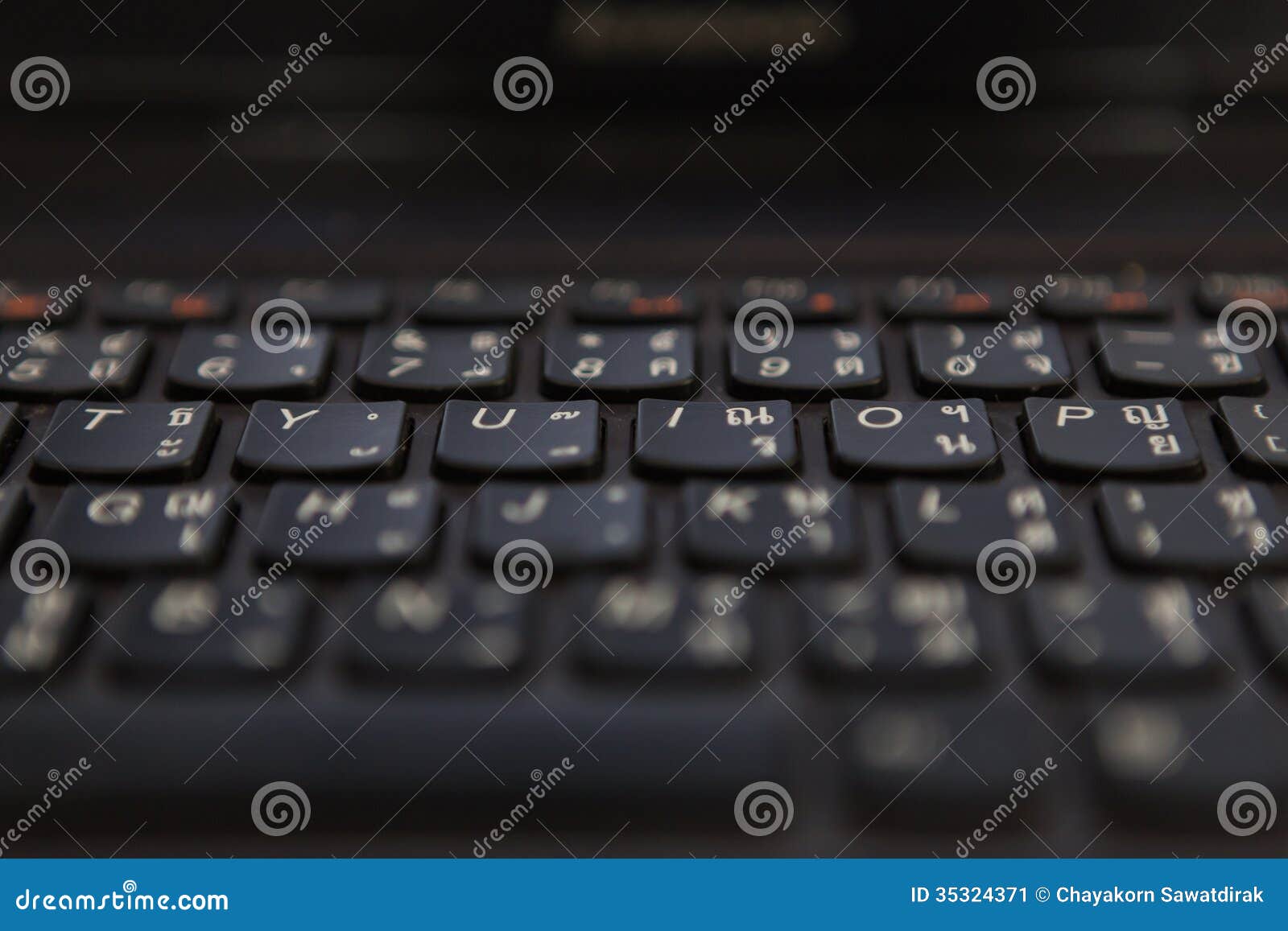 Tastiera Tailandese-inglese Sul Computer Portatile Immagine Stock ...