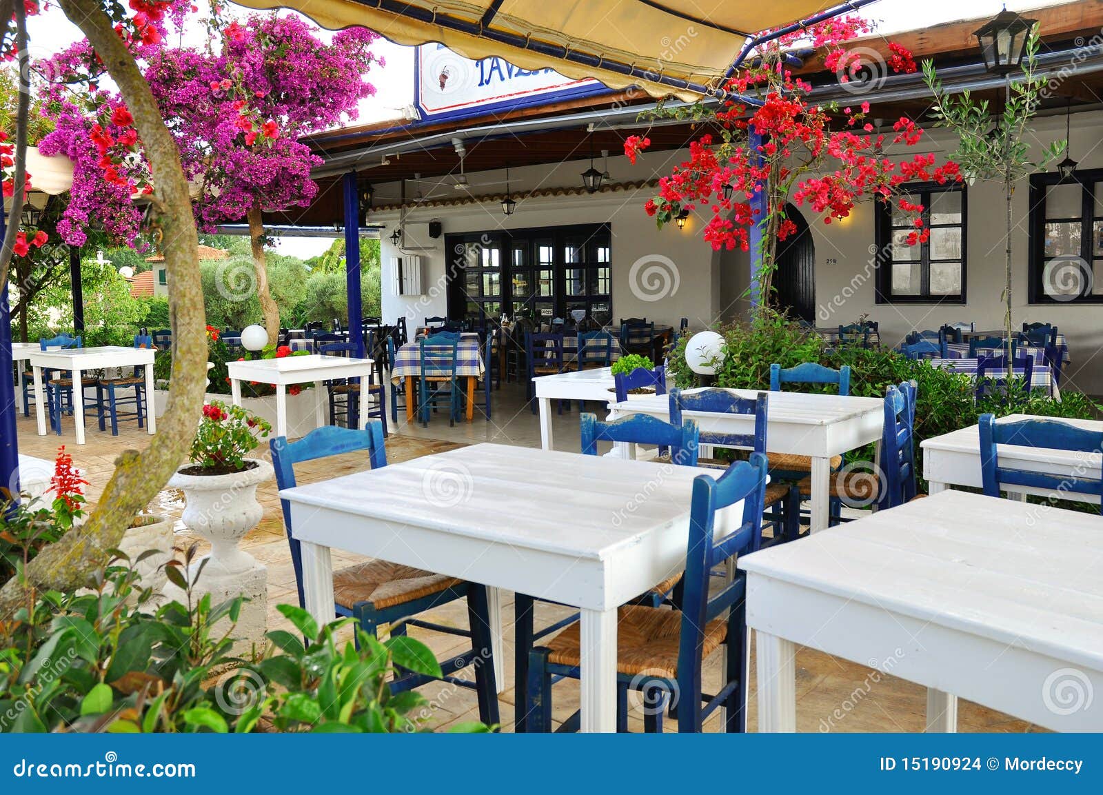 Taverne grecque photo stock. Image du déjeuner, grèce - 15190924