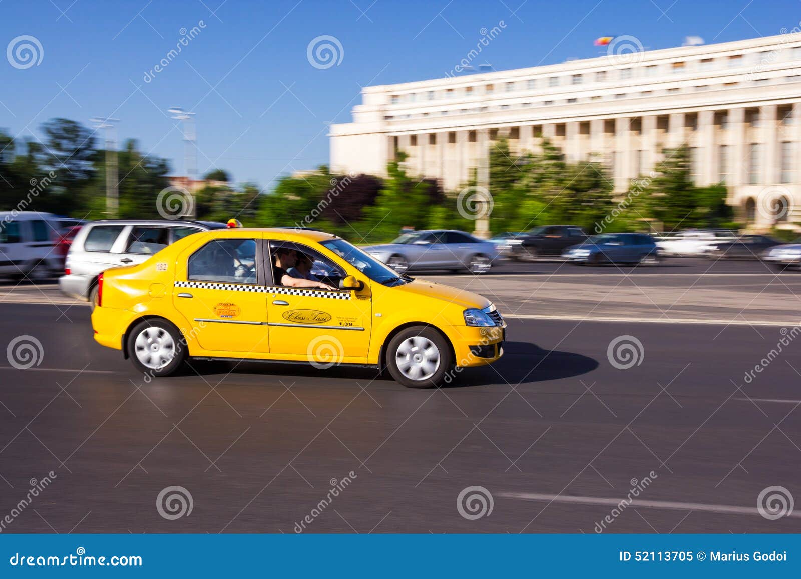 Taxi in Bukarest redaktionelles bild. Bild von blau, transport - 52113705