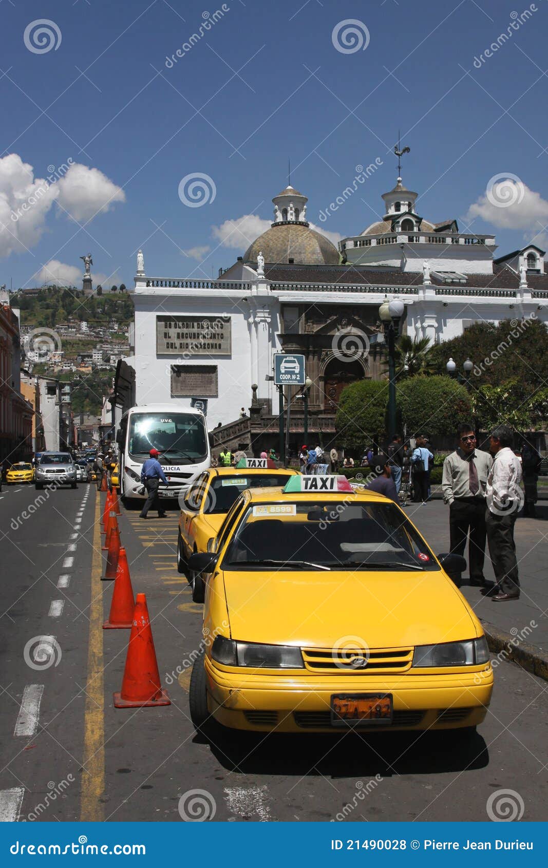 Taxi Station in Quito editorial stock photo. Image of driver - 21490028