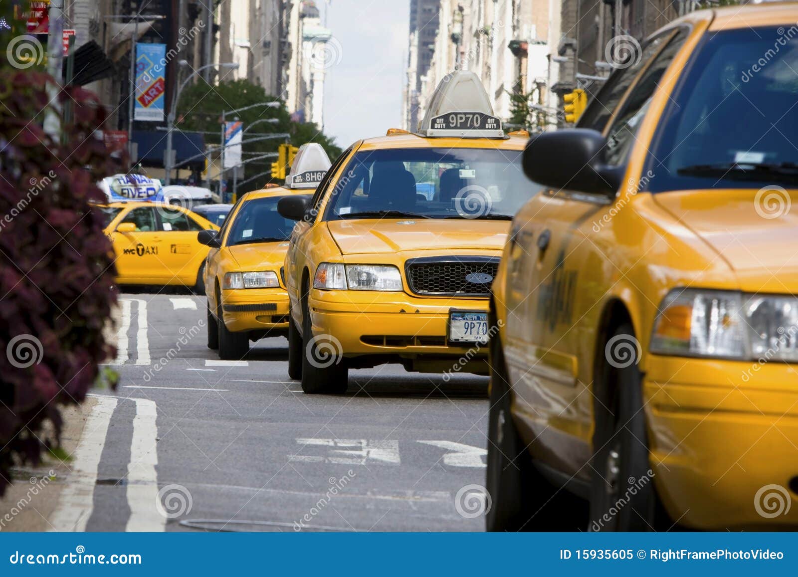 Taxies in Manhattan editorial image. Image of dark, colorful - 15935605