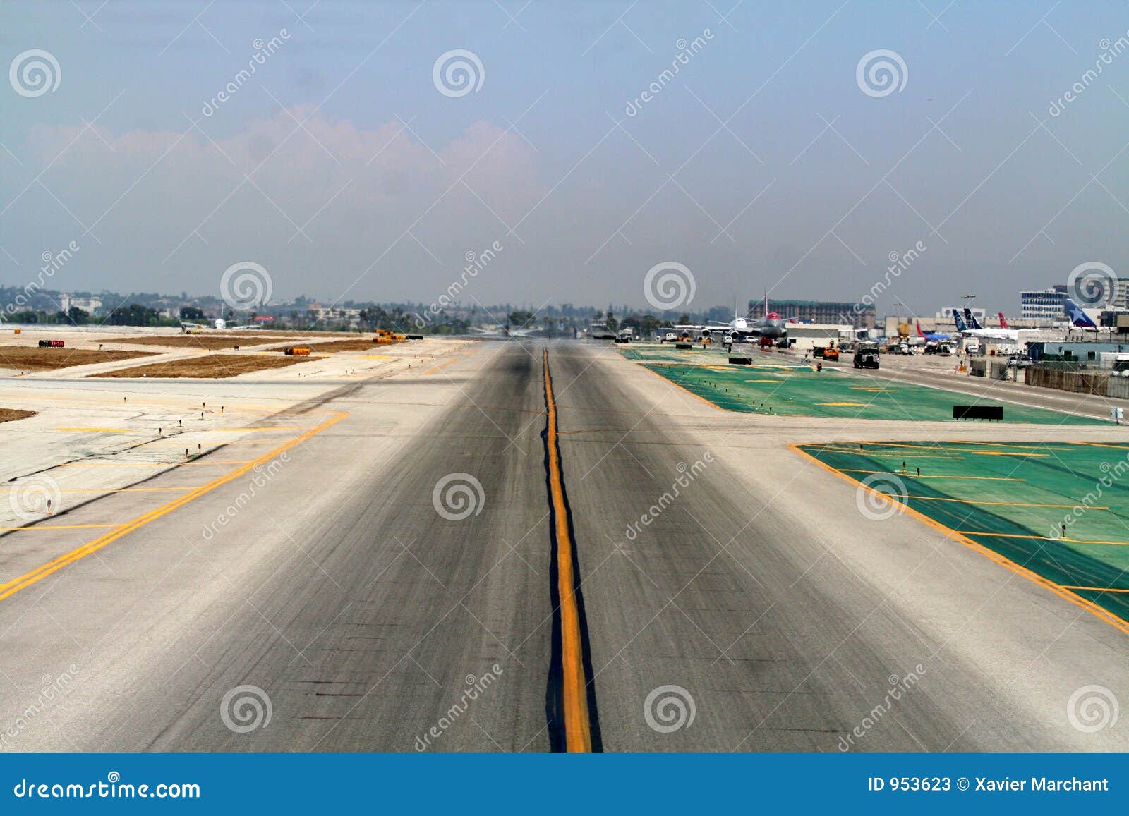 Taxiway stock image. Image of planes, line, angeles, empty - 953623