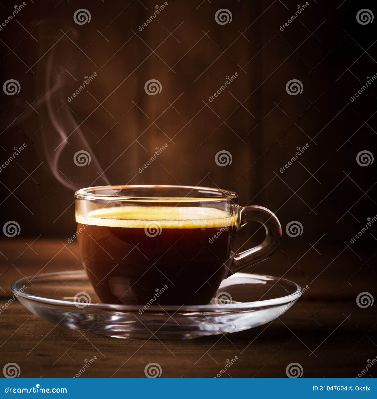 Taza de café con el humo foto de archivo. Imagen de tiro - 31047604