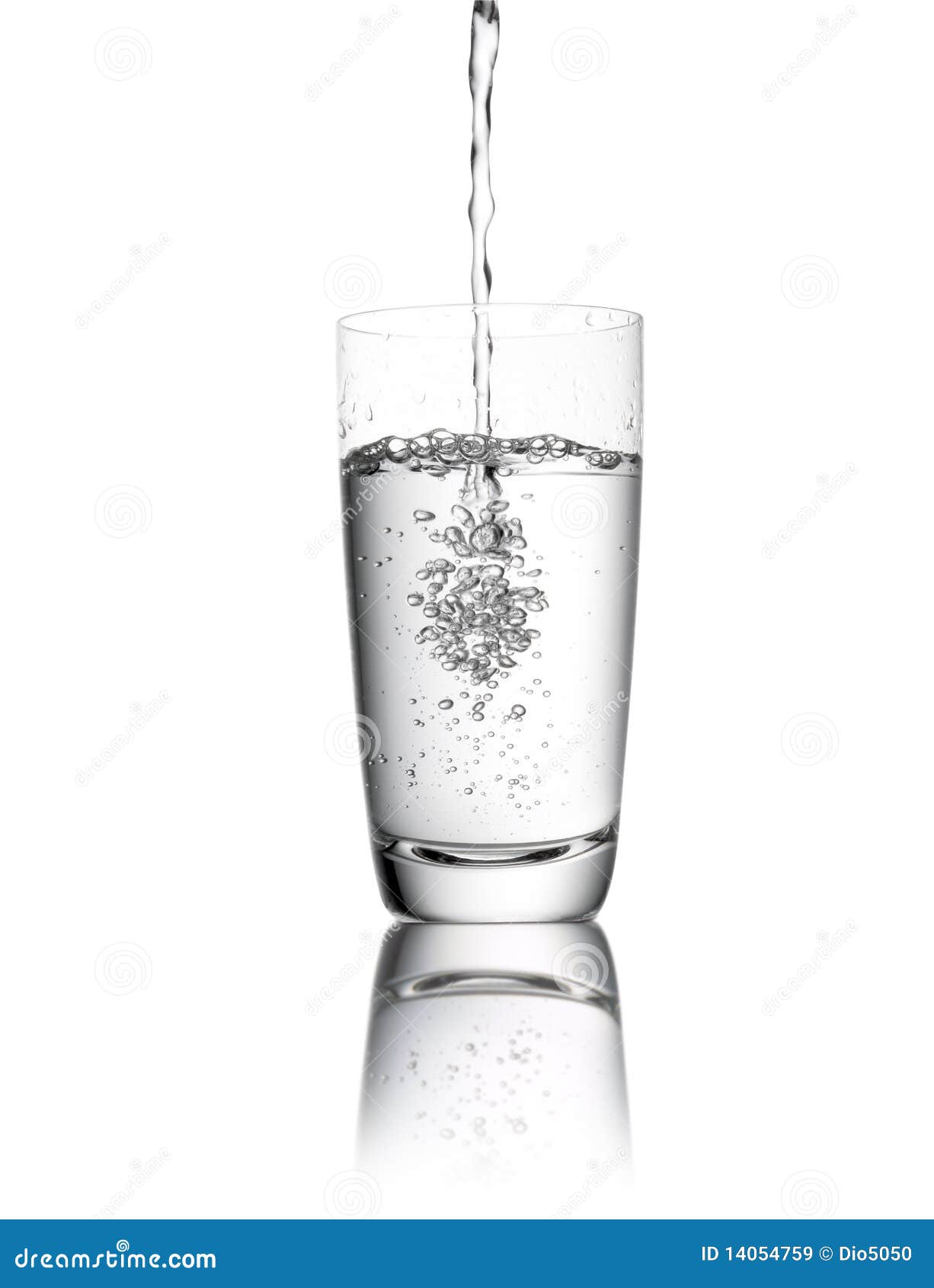 Taza del agua imagen de archivo. Imagen de blanco, detalle - 14054759