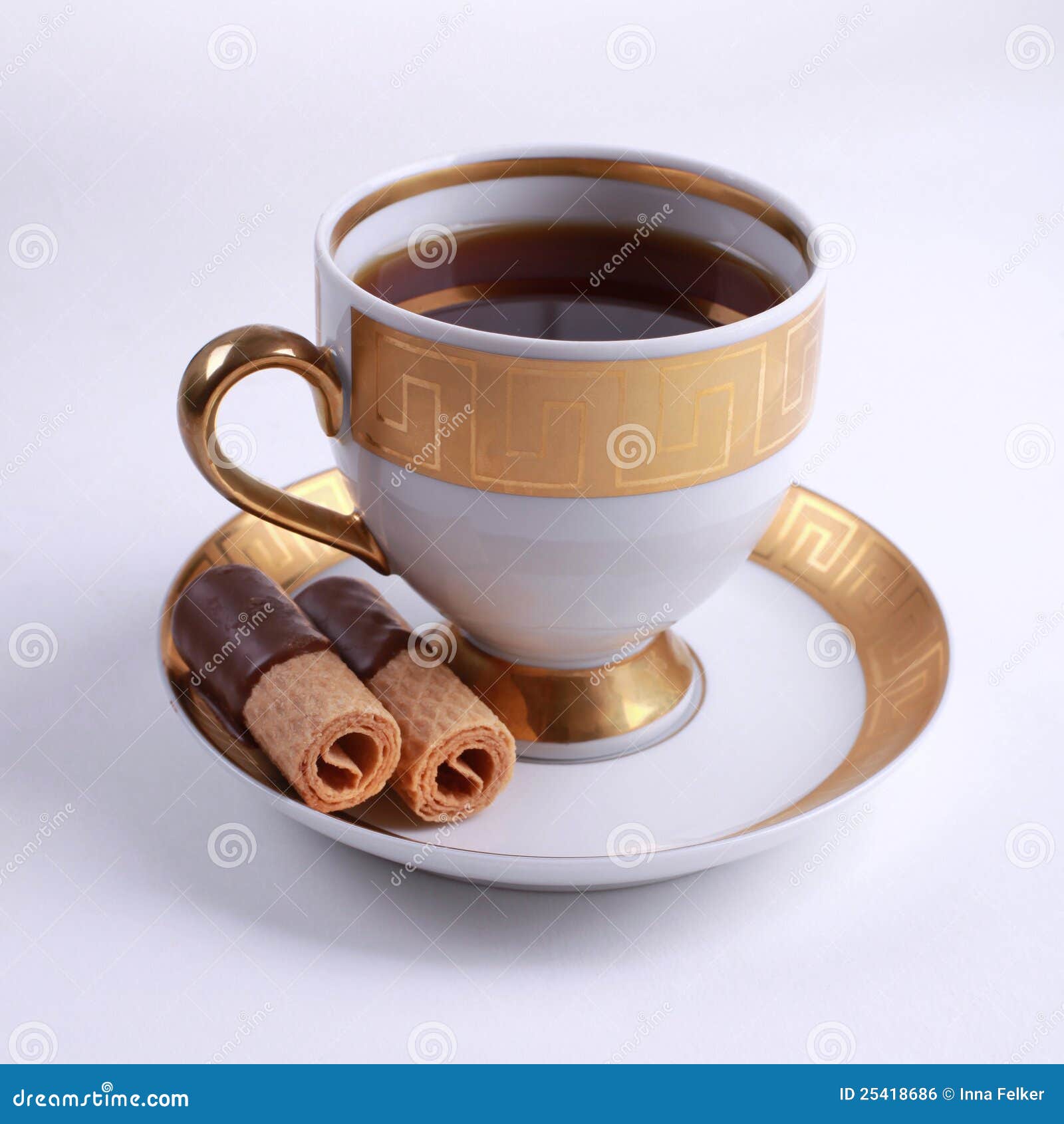 Tazza di tè con i biscotti fotografia stock. Immagine di sfondo - 25418686