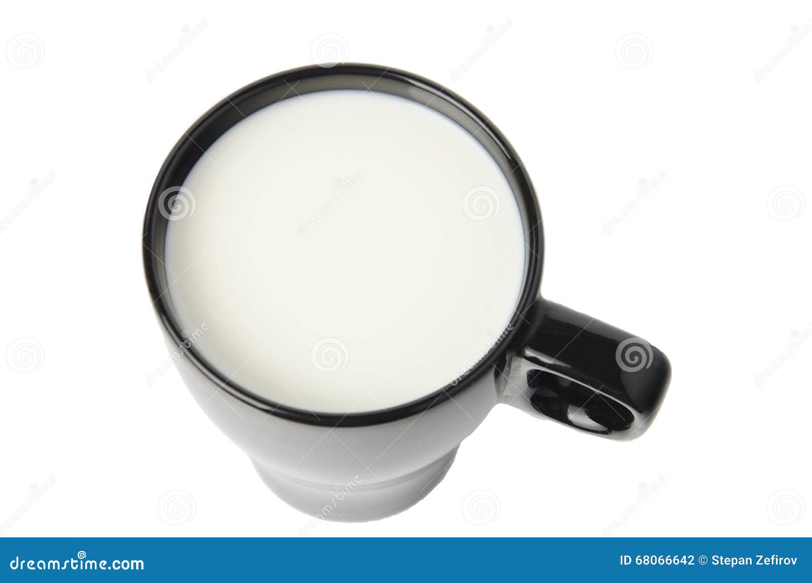 Tazza Nera Del Latte Isolata Fotografia Stock - Immagine di mucca ...