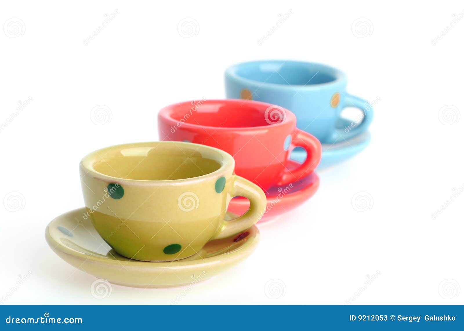 Tazze di colore immagine stock. Immagine di cucine, cucina - 9212053