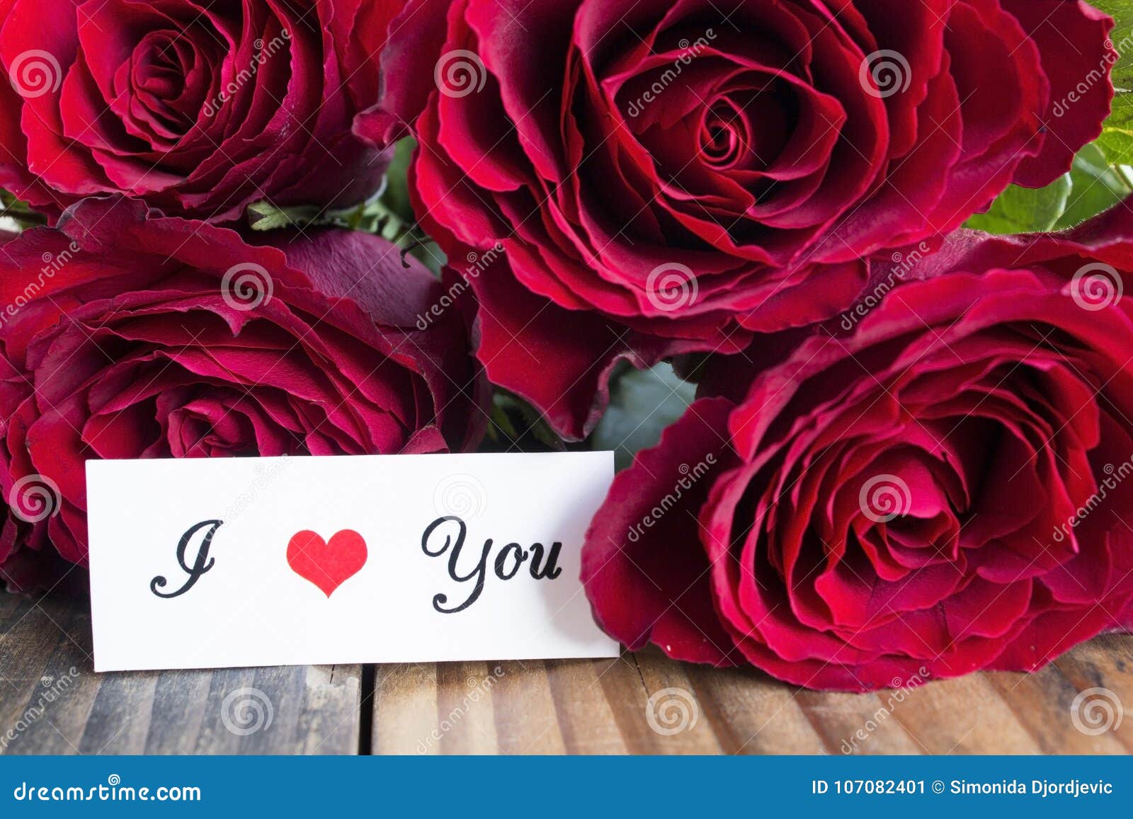 Te Amo Tarjeta Con El Ramo De Rosas Rojas Imagen de archivo - Imagen de ...