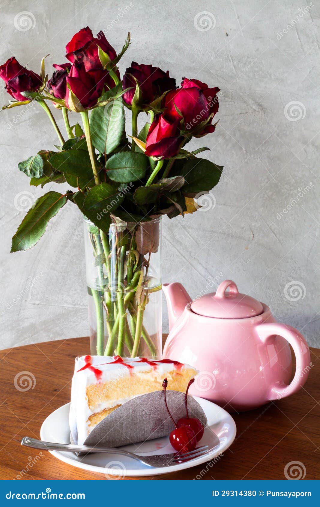 Tea Break with Vanilla Cake Stock Photo - Image of glass, decorate ...