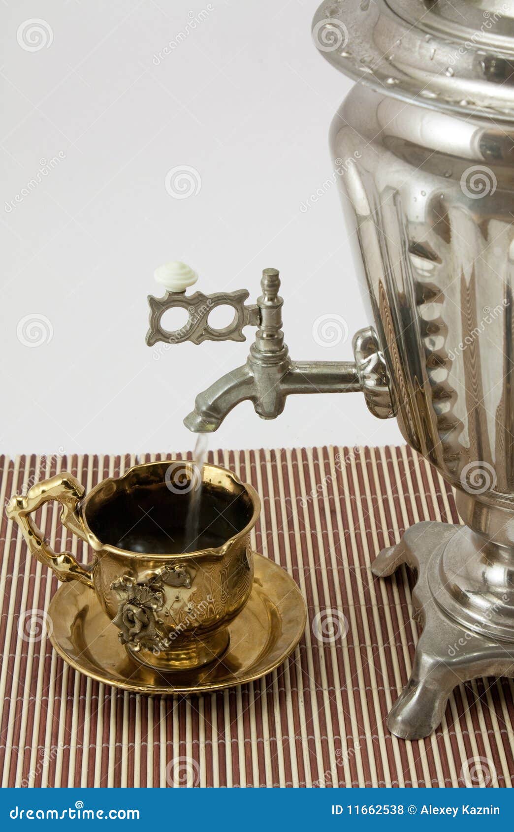 Tea from a samovar. stock photo. Image of holiday, heat - 11662538