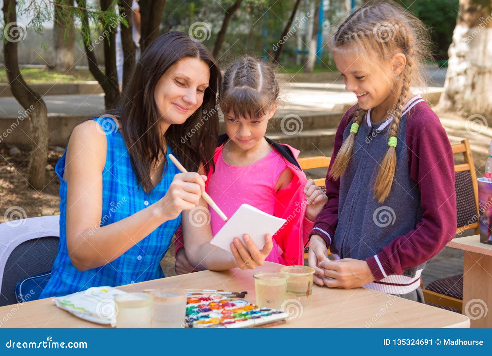 The Teacher at the Master Class Shows an Example Stock Image - Image of ...