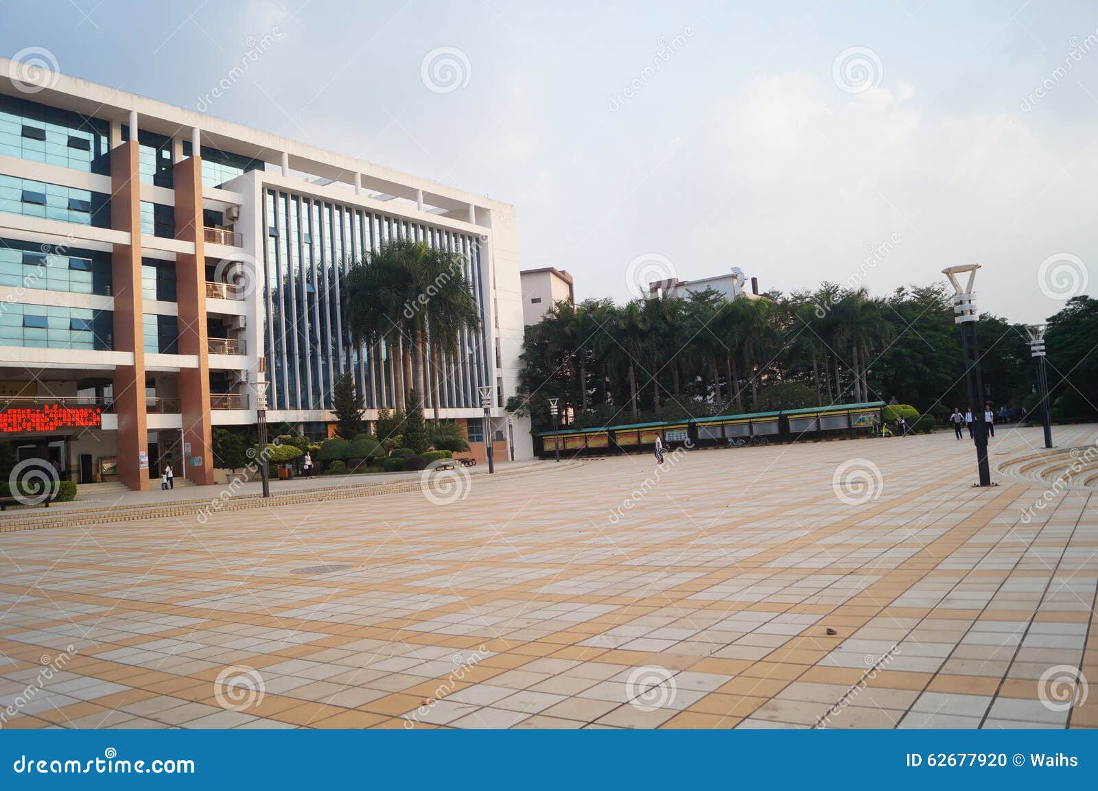 Teaching Building editorial image. Image of people, buildings - 62677920