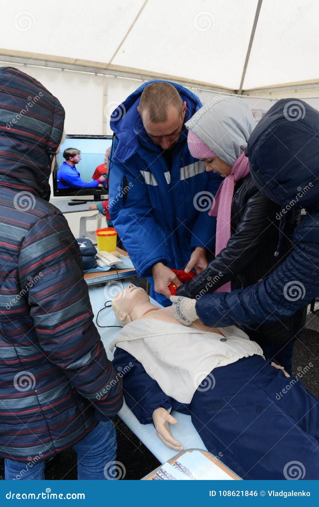 Teaching Children the Provision of First Aid. Editorial Photo - Image ...