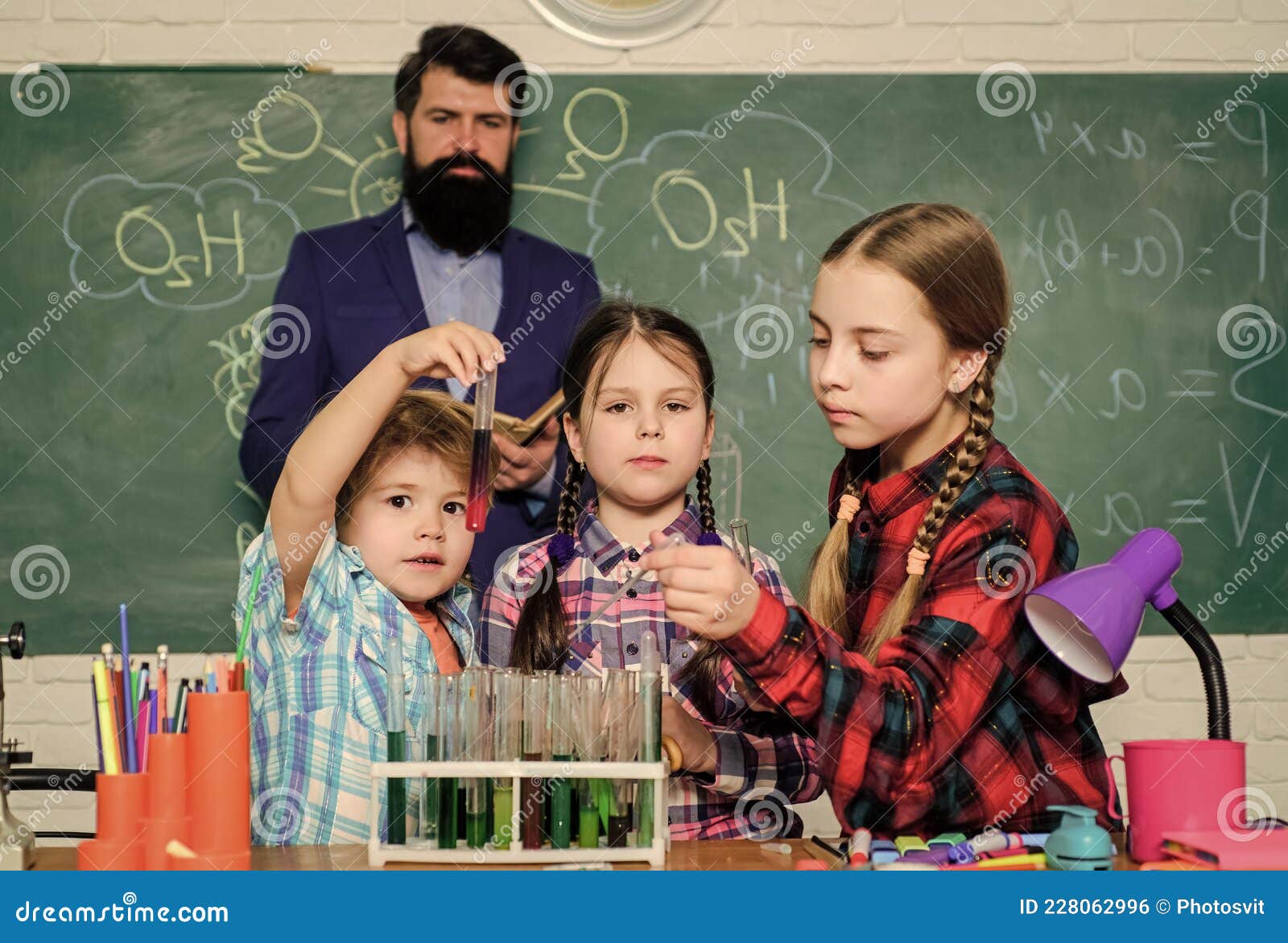 Teaching Kids Sharing Important Knowledge. Study with Friends is Fun ...