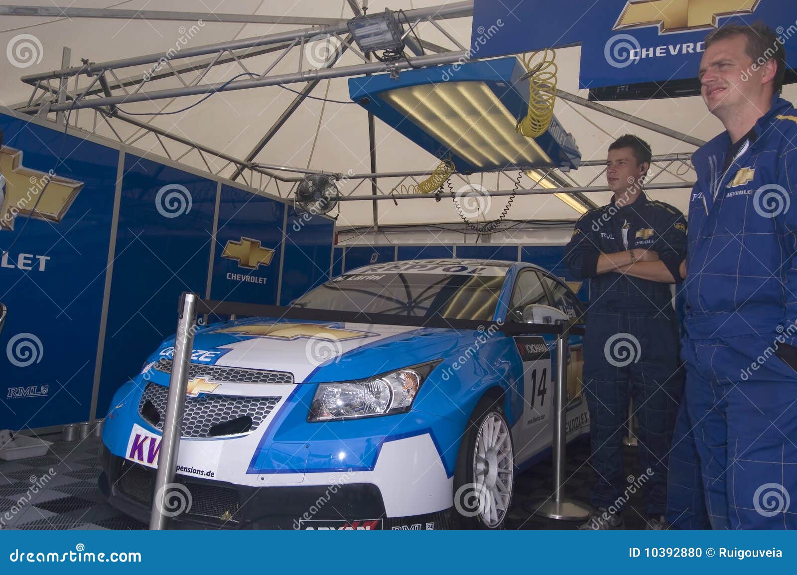 TEAM CHEVROLET - WTCC 2009 editorial image. Image of fast - 10392880