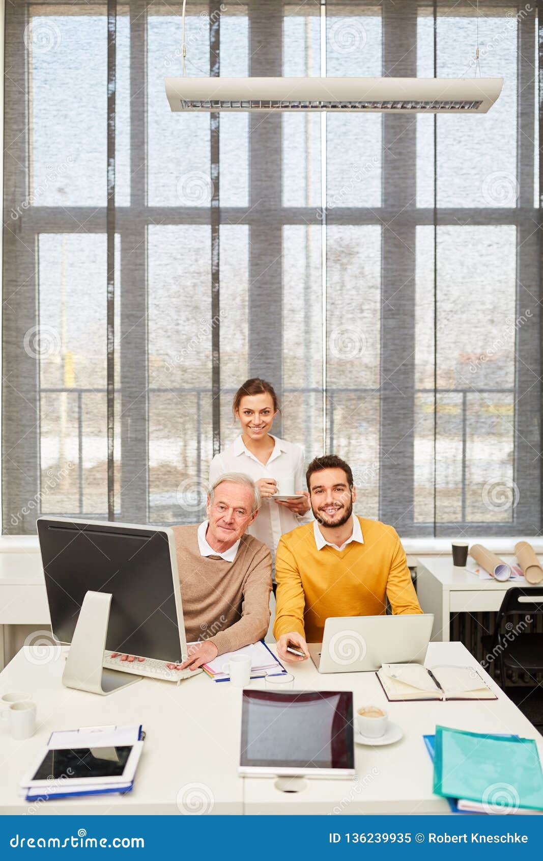 Team in computer workshop stock image. Image of manager - 136239935