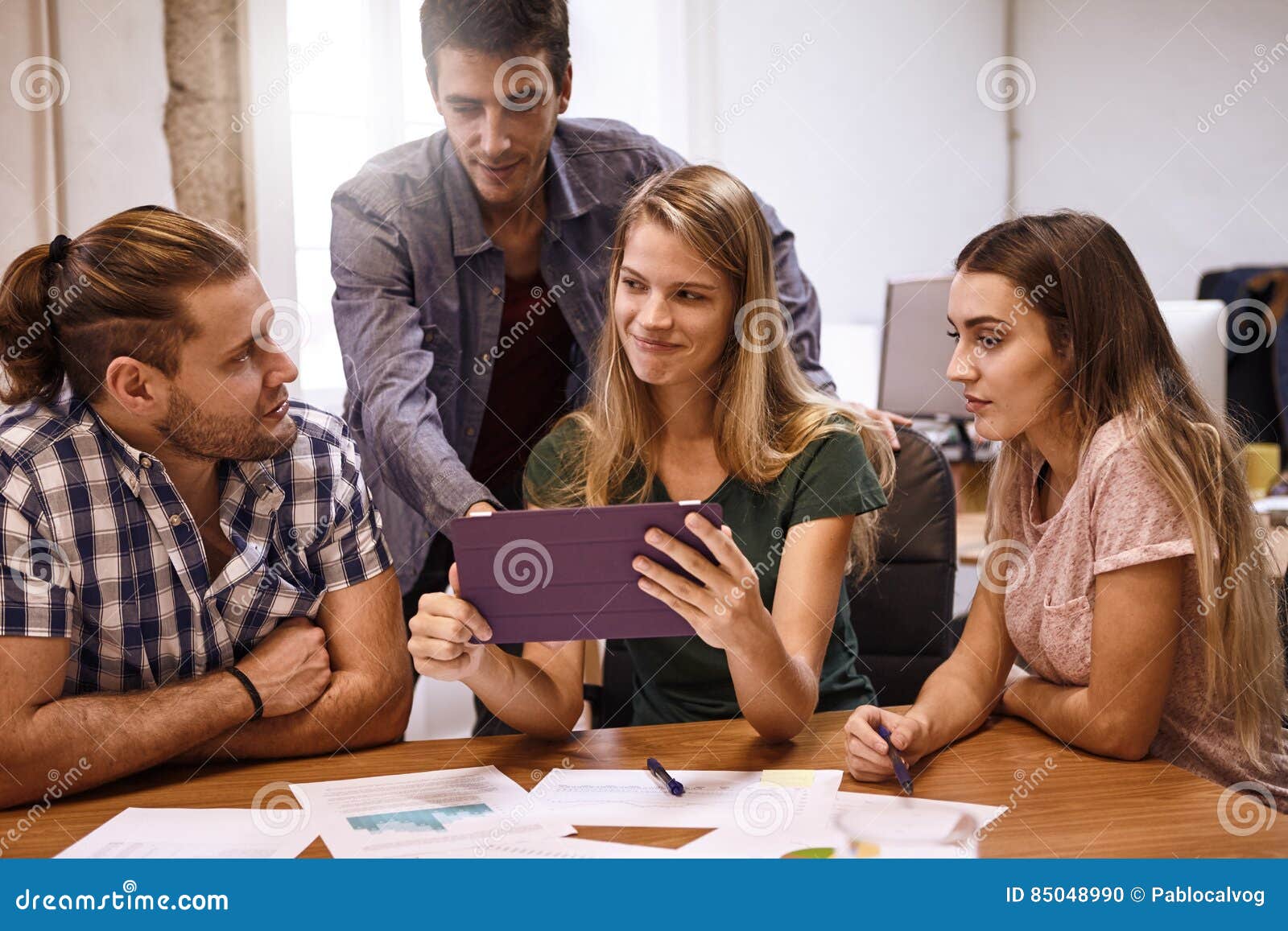 Team Der Strategischen Planung in Einer Sitzung Stockfoto - Bild von ...