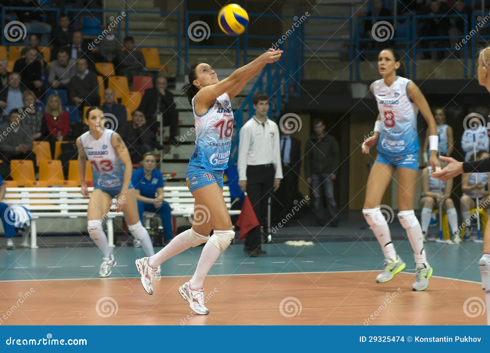 Team of Dynamo in the game editorial stock image. Image of player ...