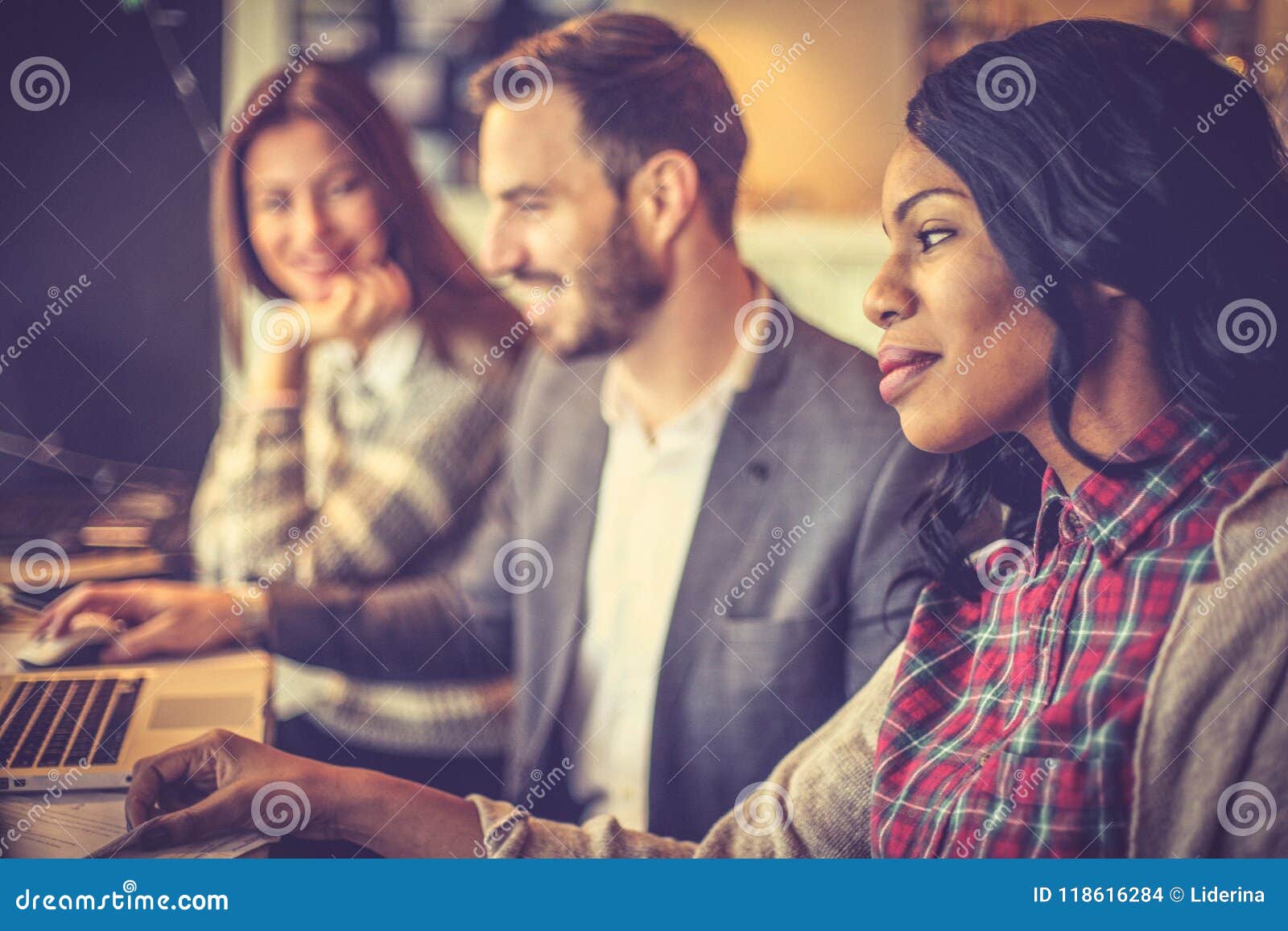 Team Le Travail Gens D'affaires Photo stock - Image du américain ... Team Le Travail Gens D'affaires Photo stock - Image du américain ...